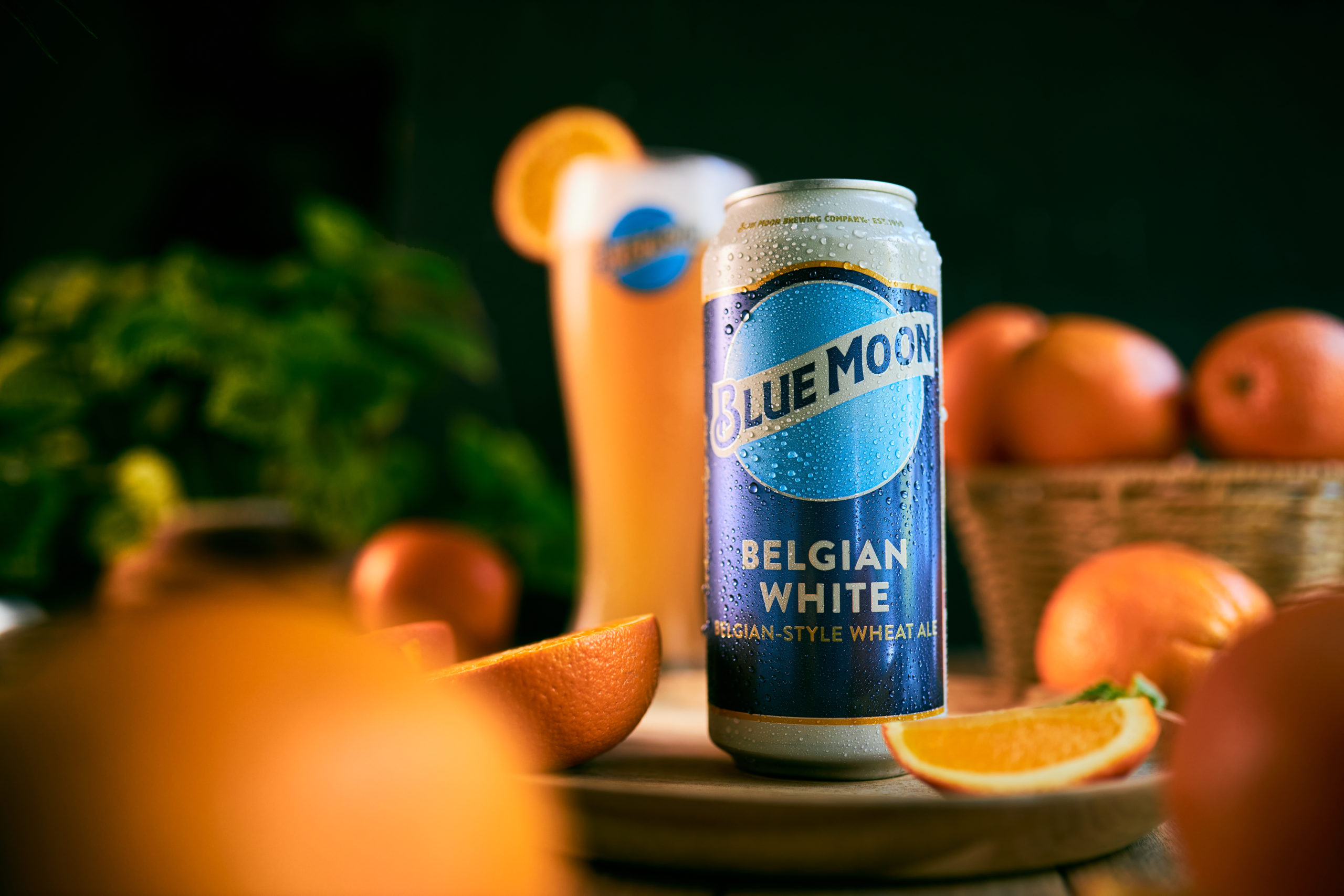 Blue Moon te invita a disfrutar su nueva lata con el ritual del servido ...